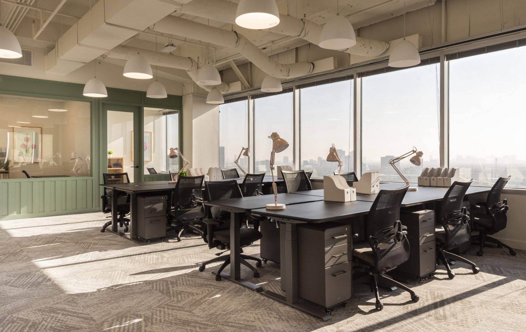 Benefits and Features of a Common Desk Team Suite | Common Desk